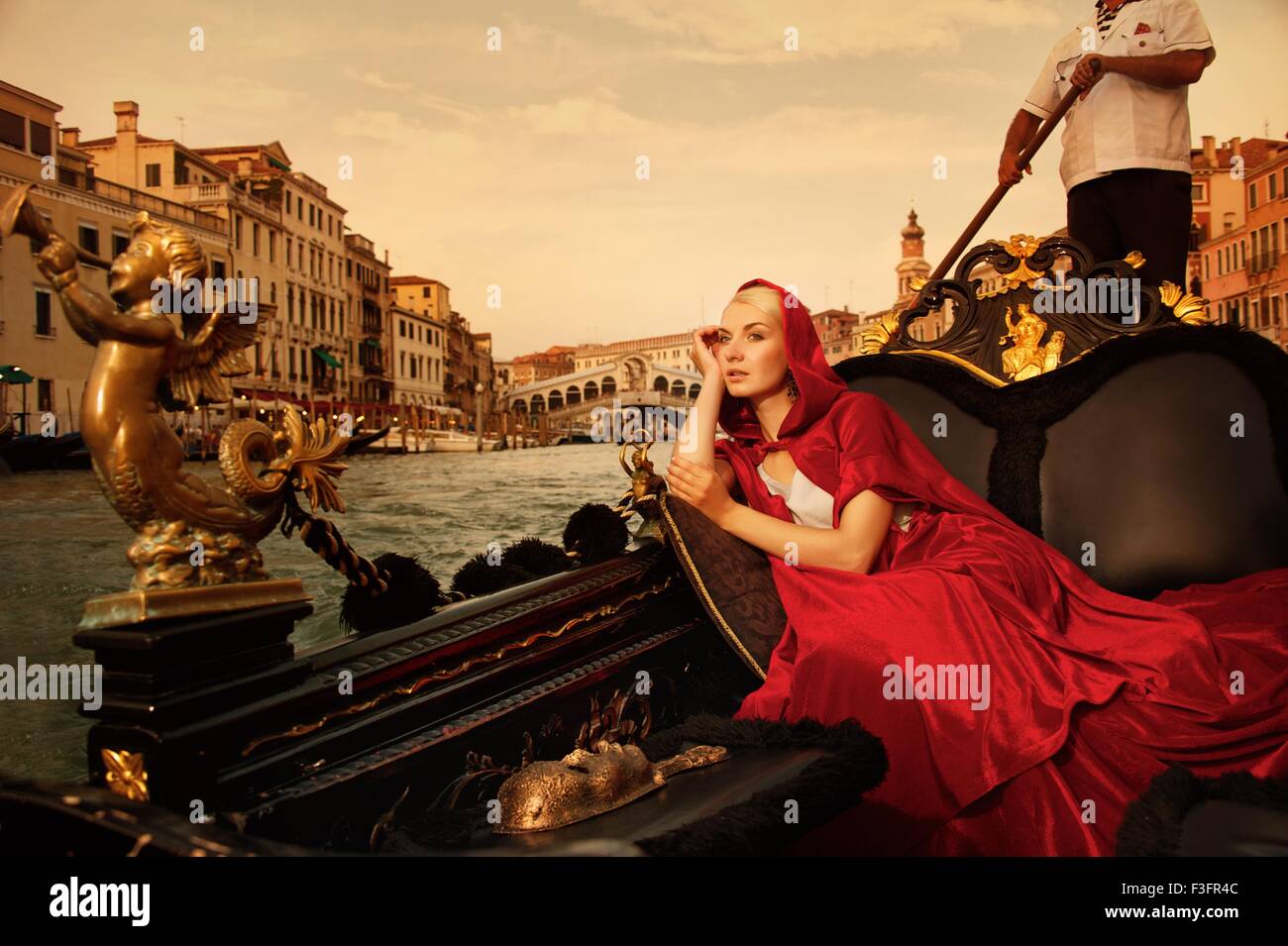 Female gondolier in venice hi-res stock photography and images - Alamy