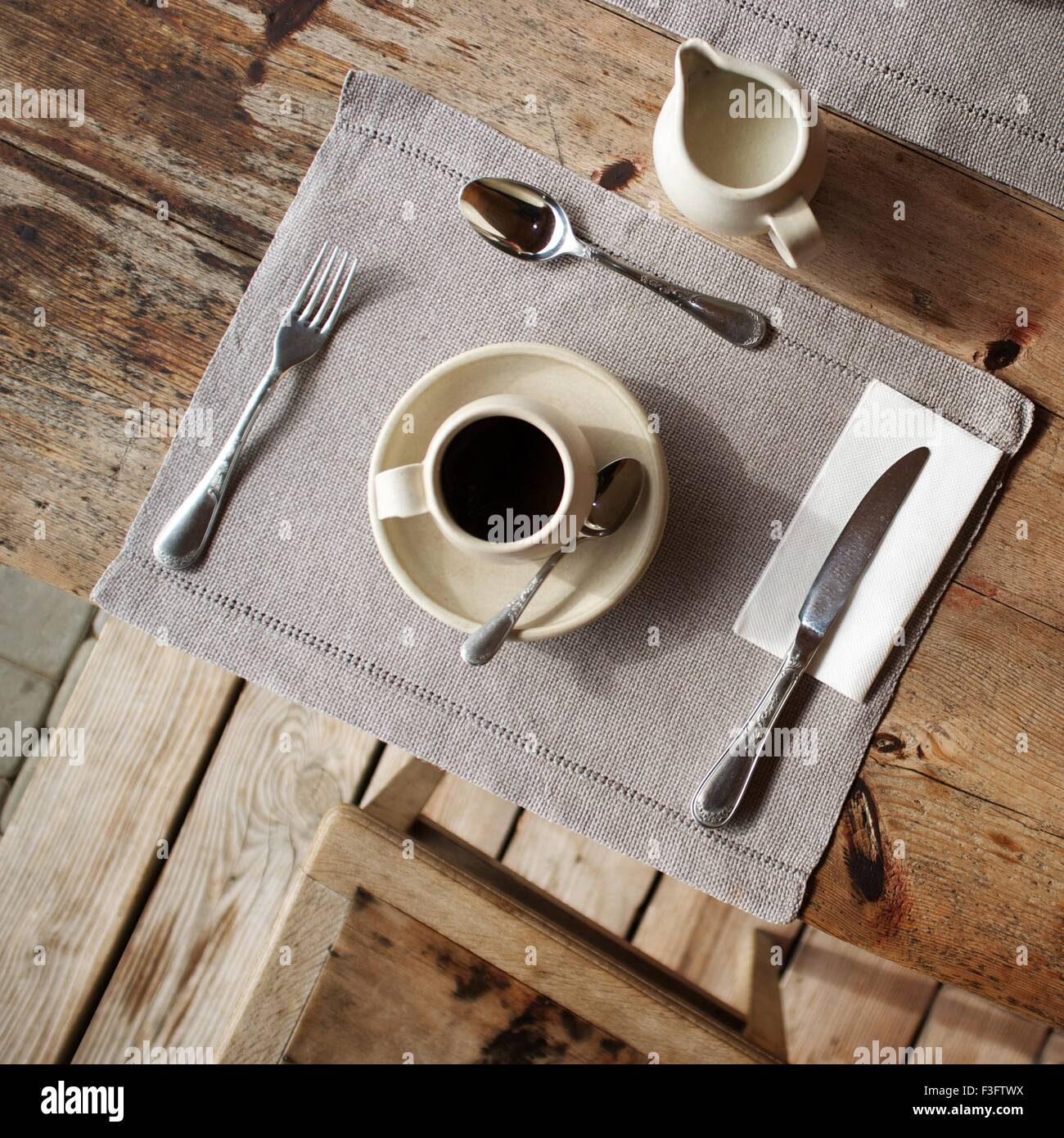 Table setting in cafe Stock Photo - Alamy