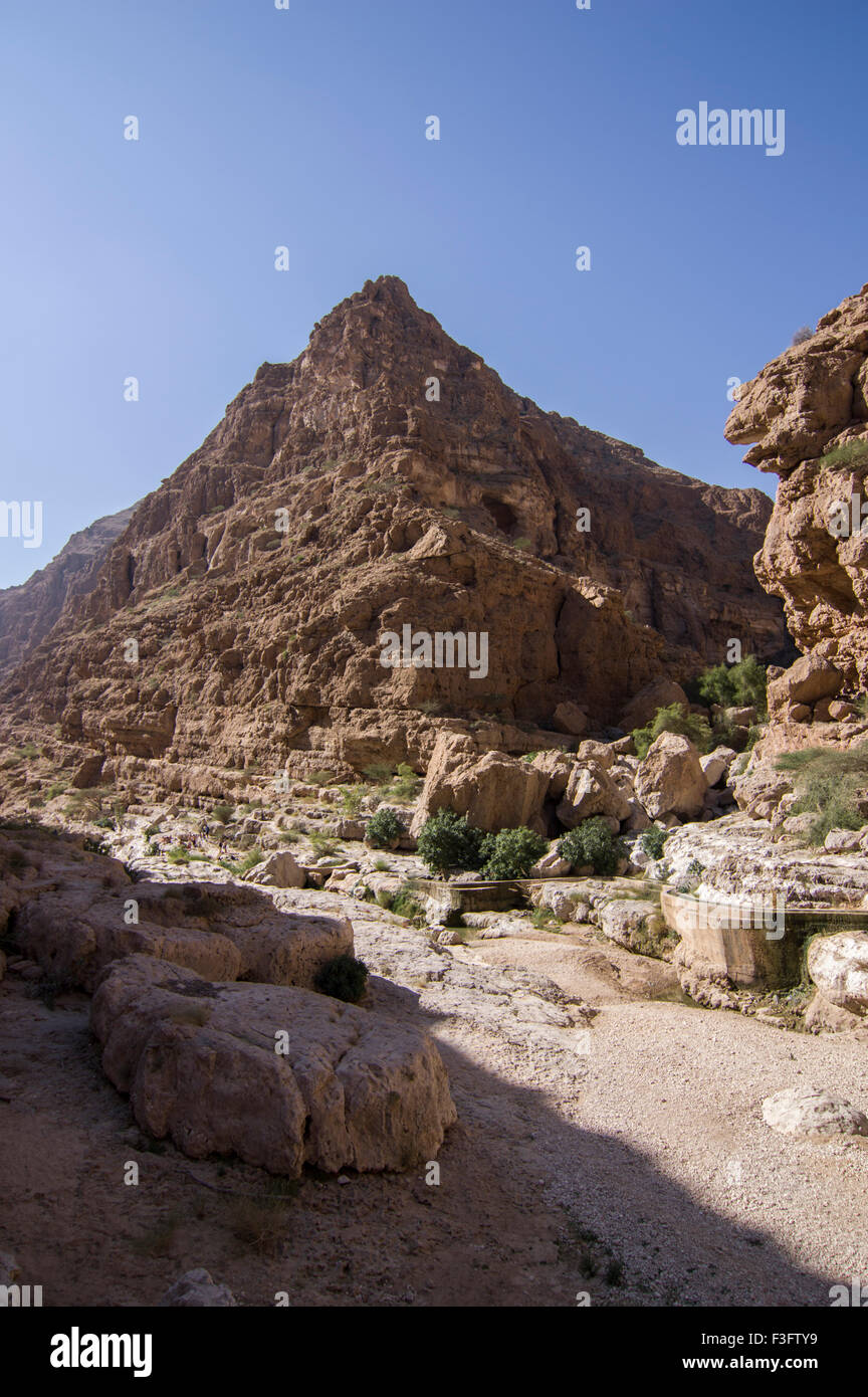 Wadi Shab, a natural formation of rocks and crystal clear pools that ...