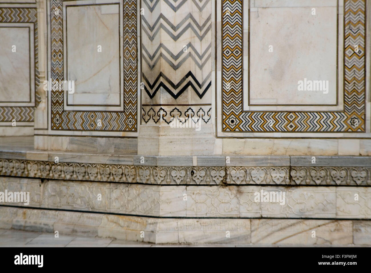 Curving pattern hi-res stock photography and images - Alamy