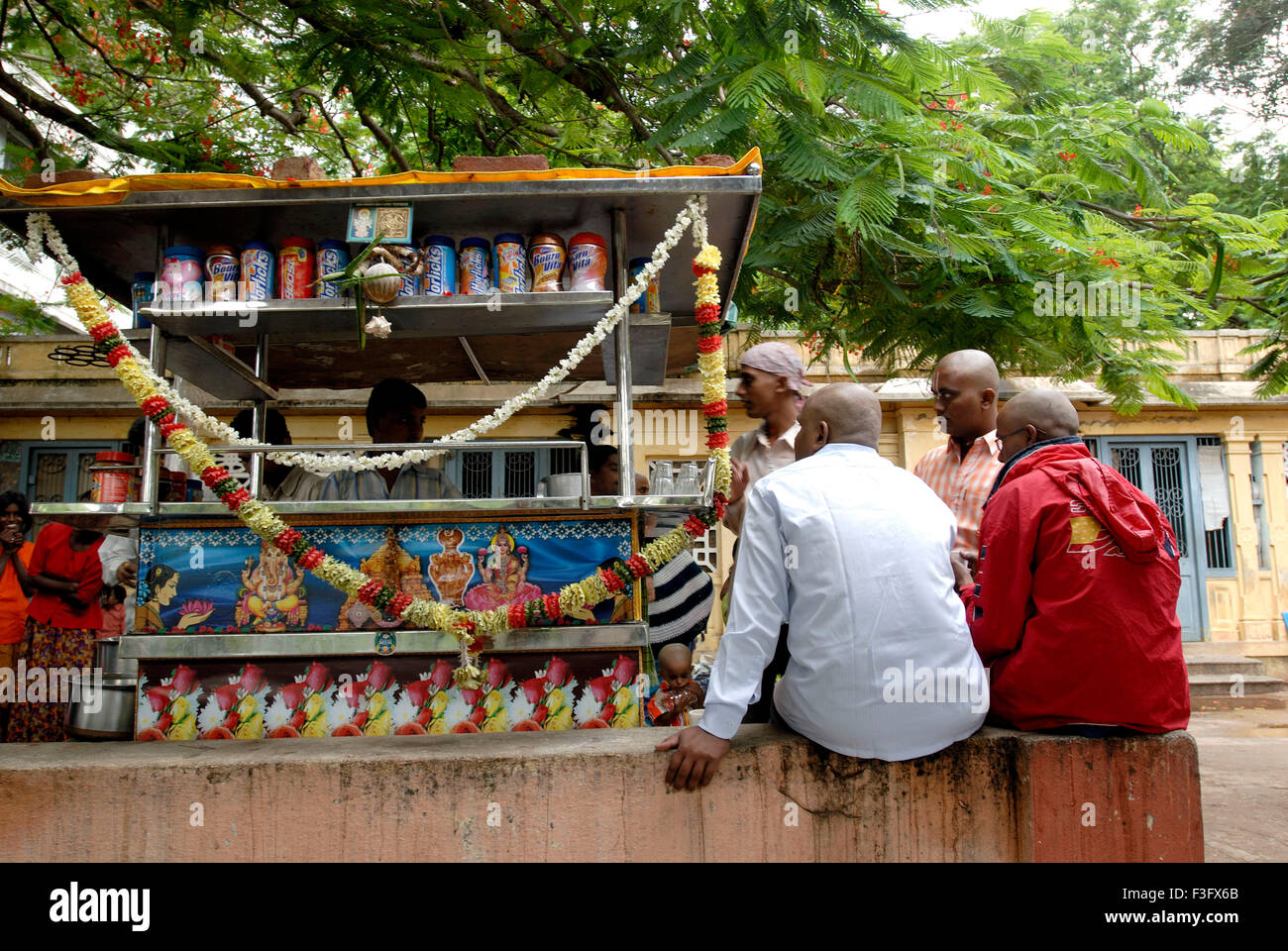 Outdoor Tea Stall High Resolution Stock Photography and Images - Alamy