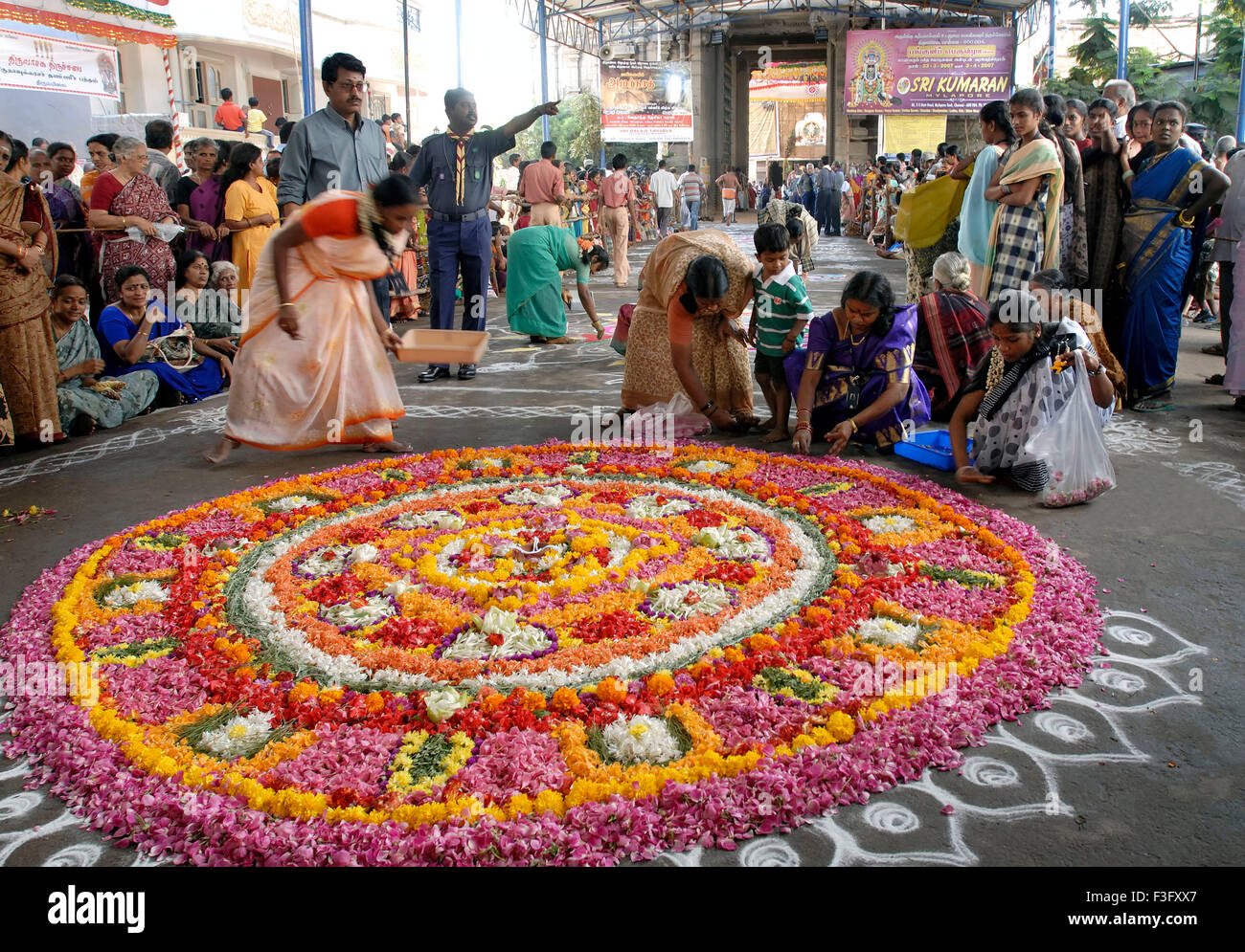 Kolam powder hi-res stock photography and images - Alamy