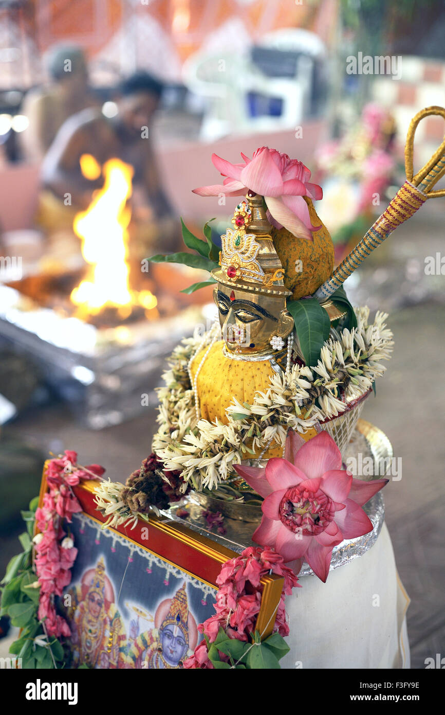 Mahalaxmi statue hi-res stock photography and images - Alamy
