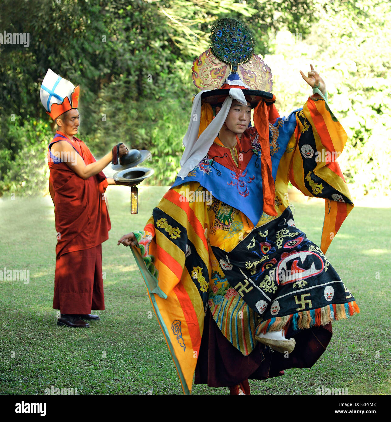 Tibetan dance, cham dance, Buddhist monks musicians playing musical ...