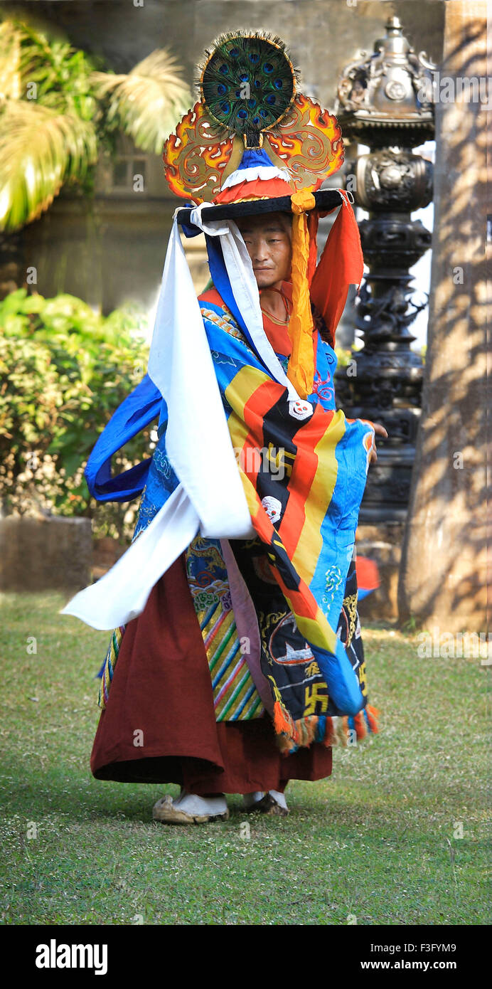 Tibetan dance, cham dance, Buddhist monks musicians playing musical ...