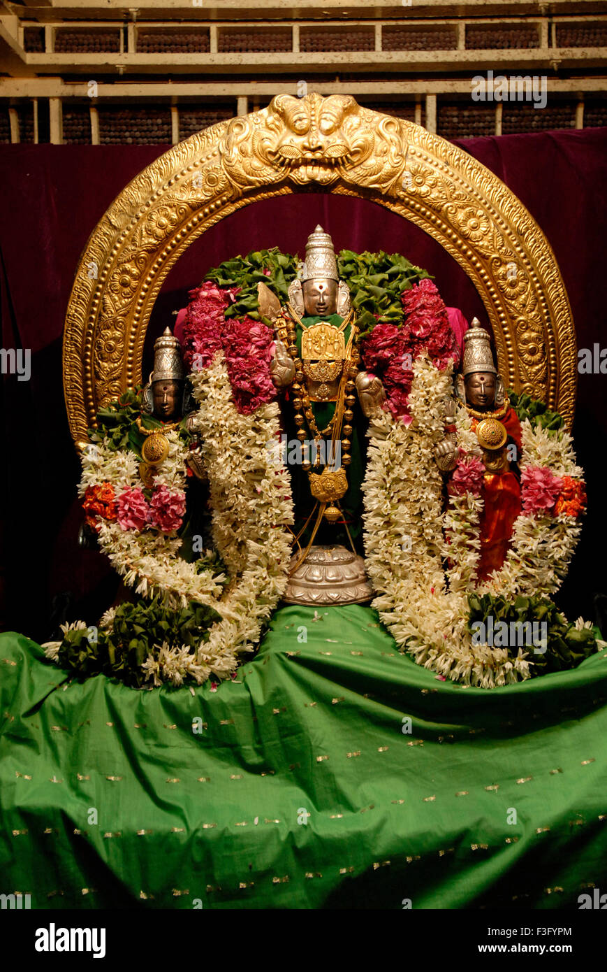 Lord Murugan With Valli Wallpapers