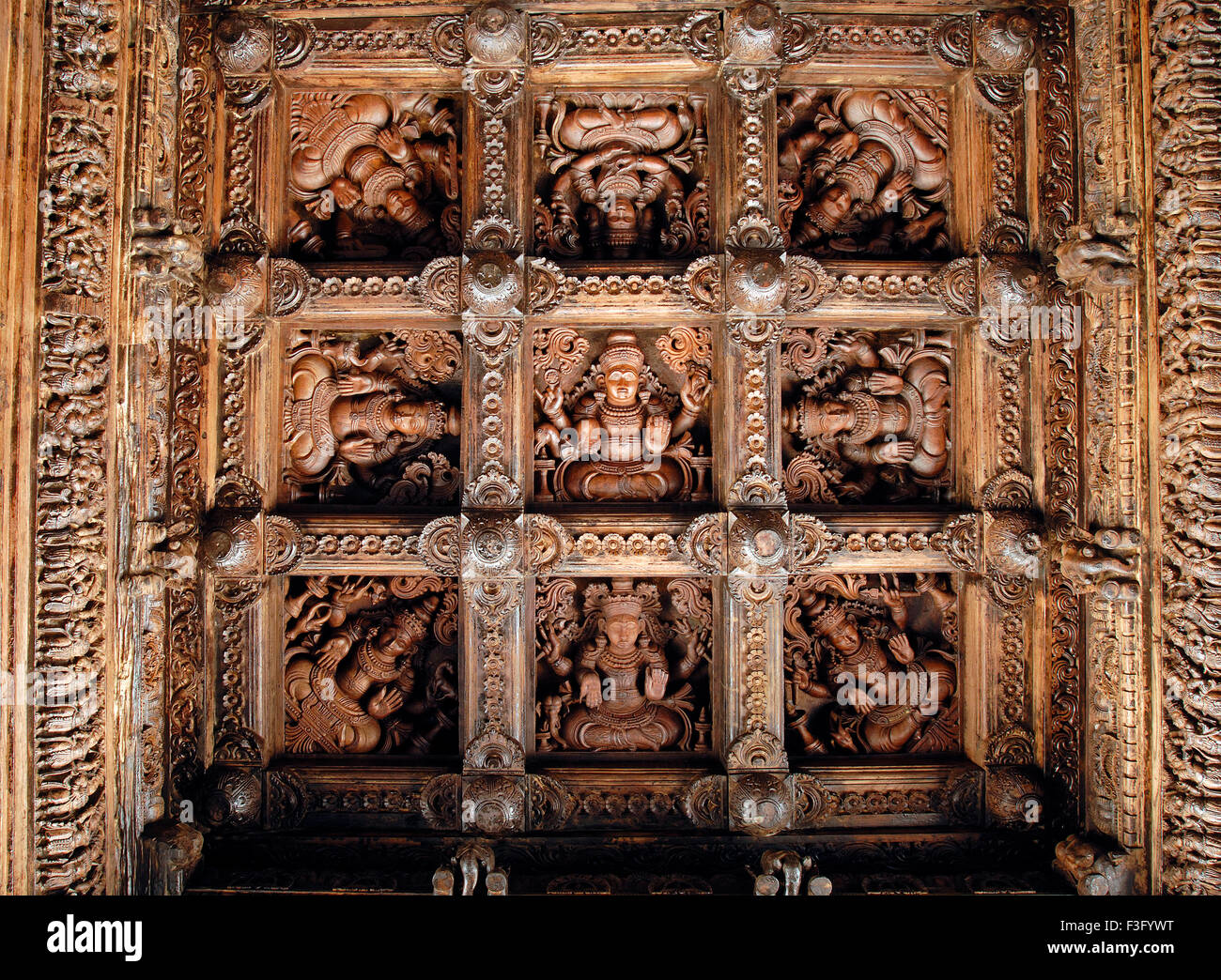 wood carvings on the ceiling of Mahadeva temple in Thiruvanchikulam ...