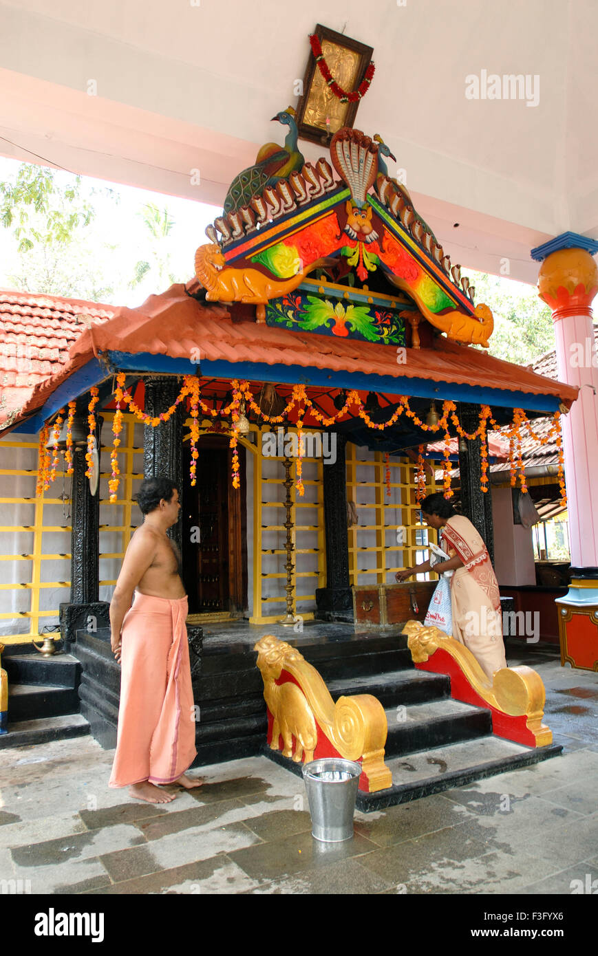 Poojari High Resolution Stock Photography and Images - Alamy