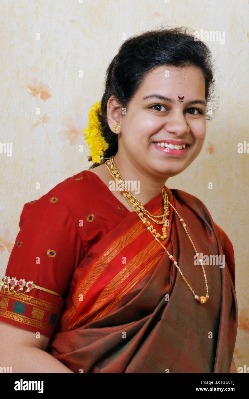 India typical woman face hi-res stock photography and images - Alamy