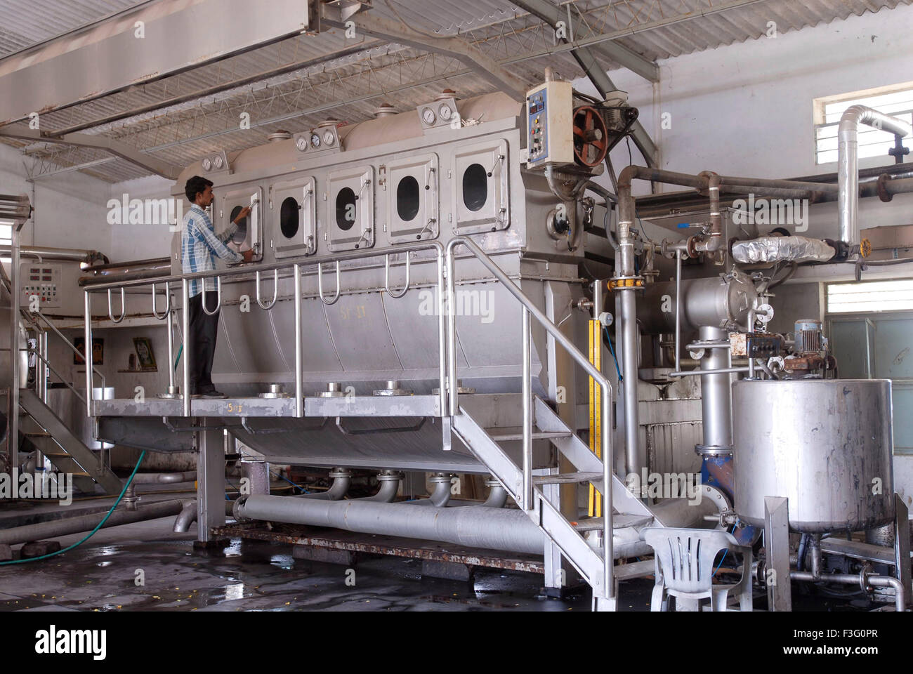 Soft flow fabric dyeing (latest type) in a garment industry ; Tirupur ...