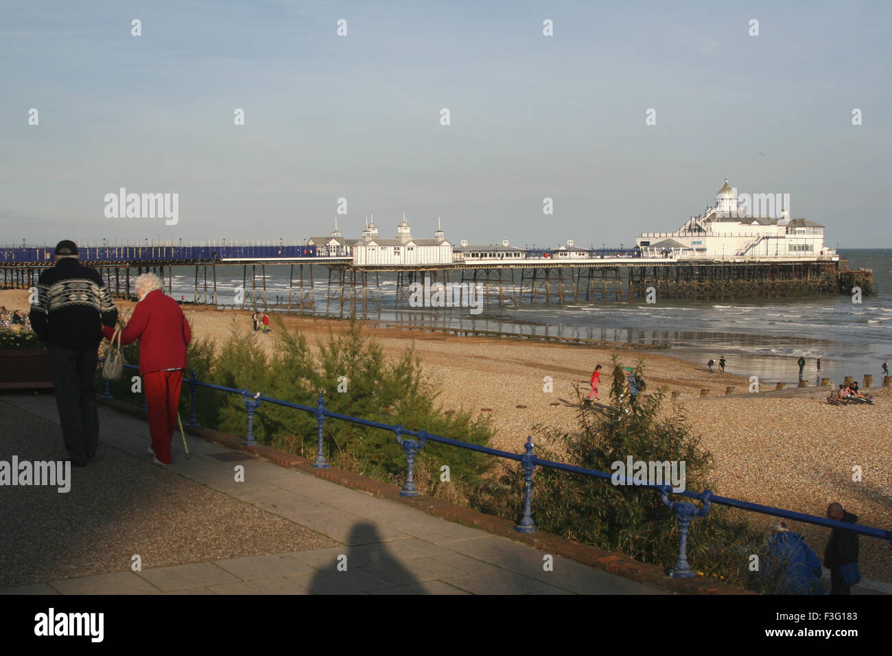 England eastbourne promenade hi-res stock photography and images - Alamy