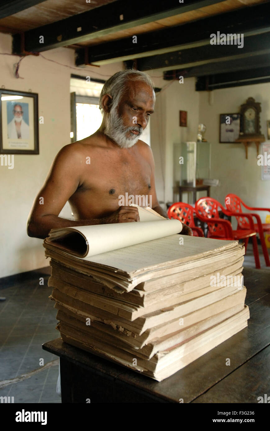 Deed kept in 330 years old Paliath Achan's Kovilakam called Kottaram ...