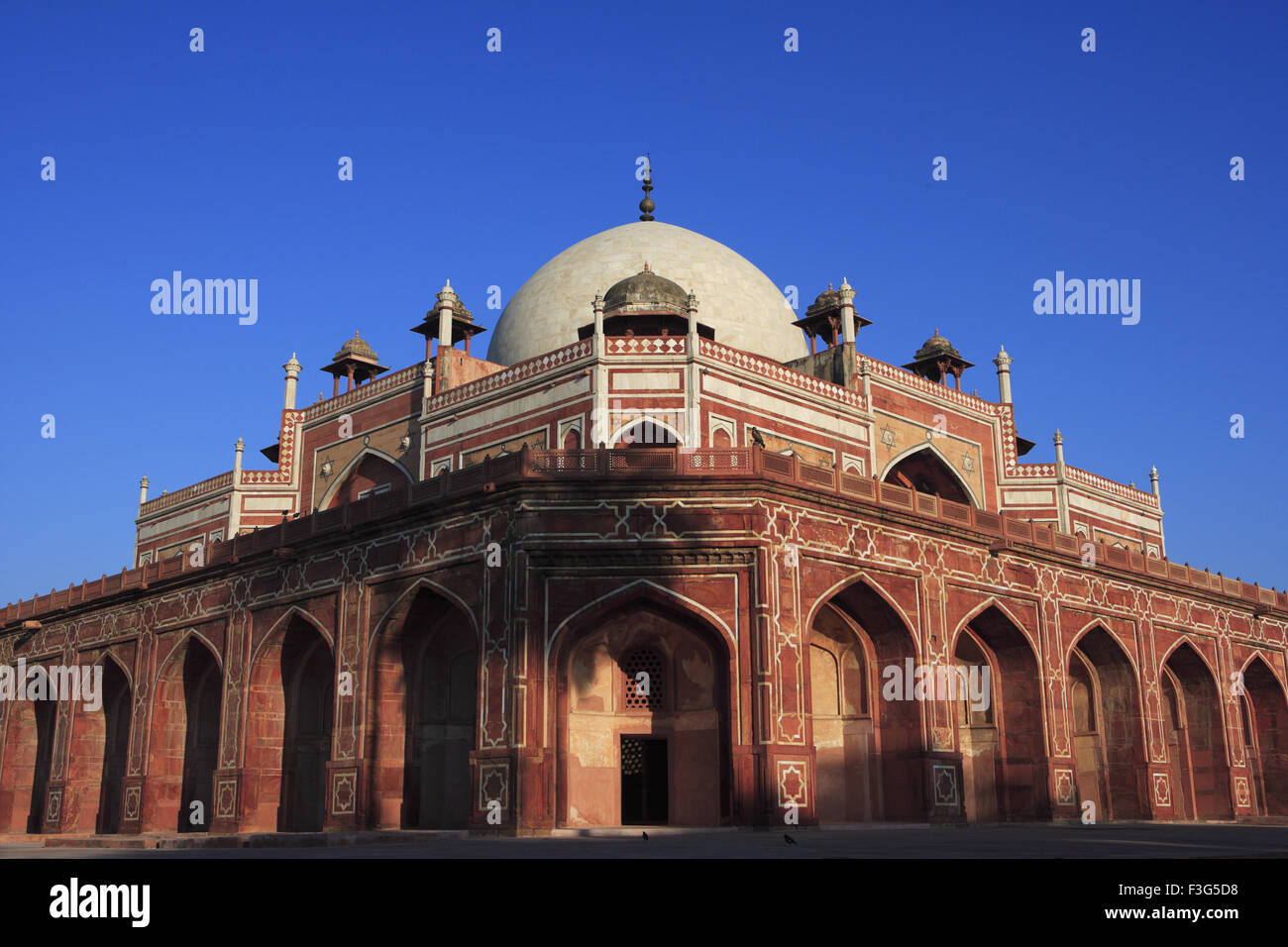 Humayuns tomb 1570 made red sandstone and white marble first garden ...