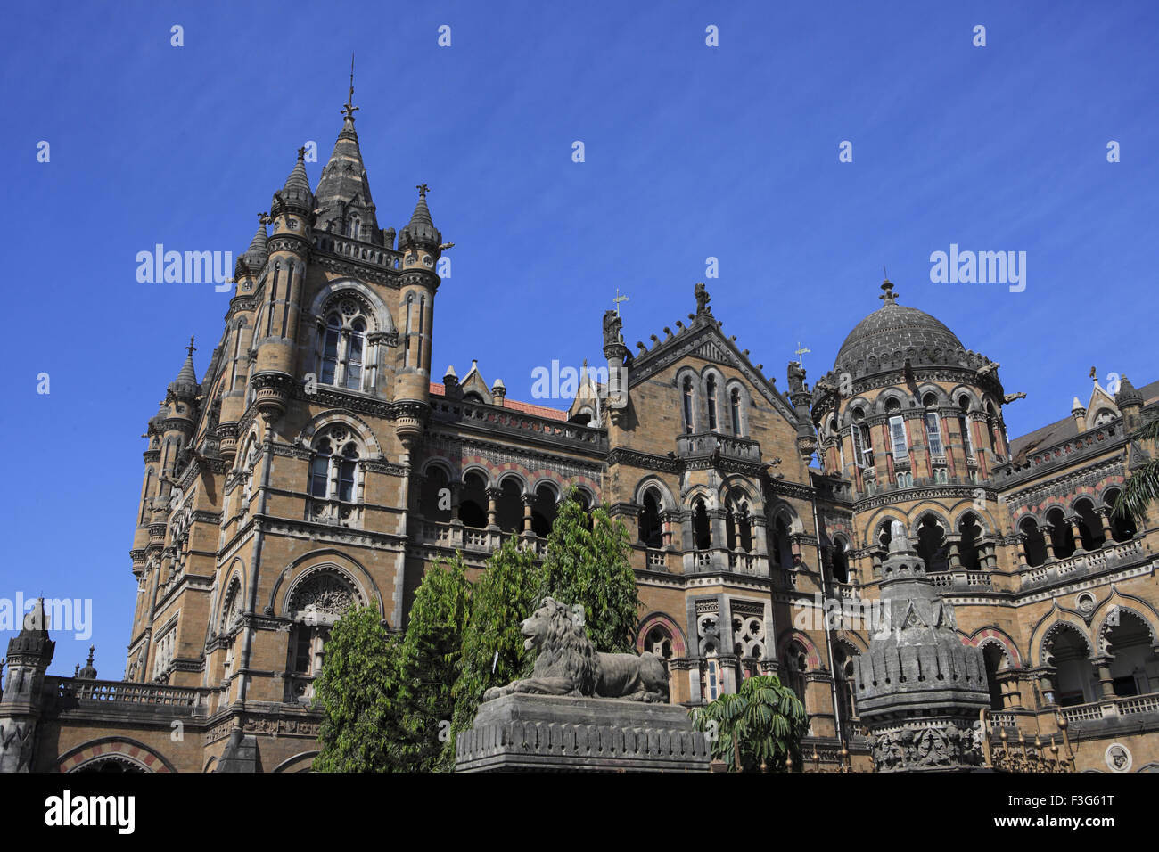 Chhatrapati Shivaji Terminus Victorian gothic revival architecture ...
