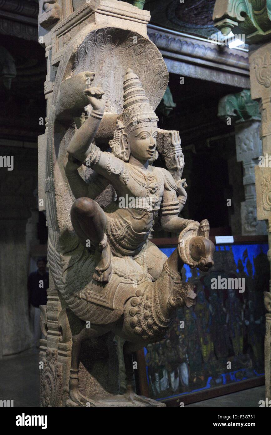Statue in art Museum 1000 pillared hall in Meenakshi Amman Temple built ...