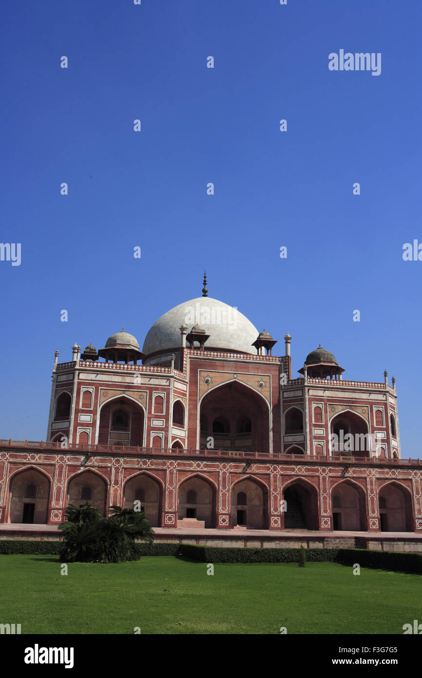 Humayun's tomb built 1570 red sandstone white marble first garden ...