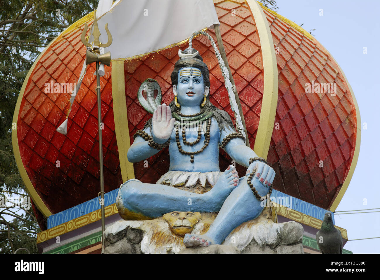 Lord Shiva statue on Khajrana Ganesh Temple built by Rani Ahilya Bai at ...