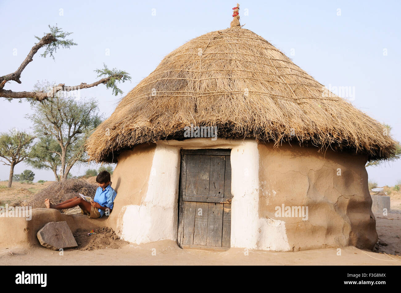 Rajasthani boy hi-res stock photography and images - Alamy