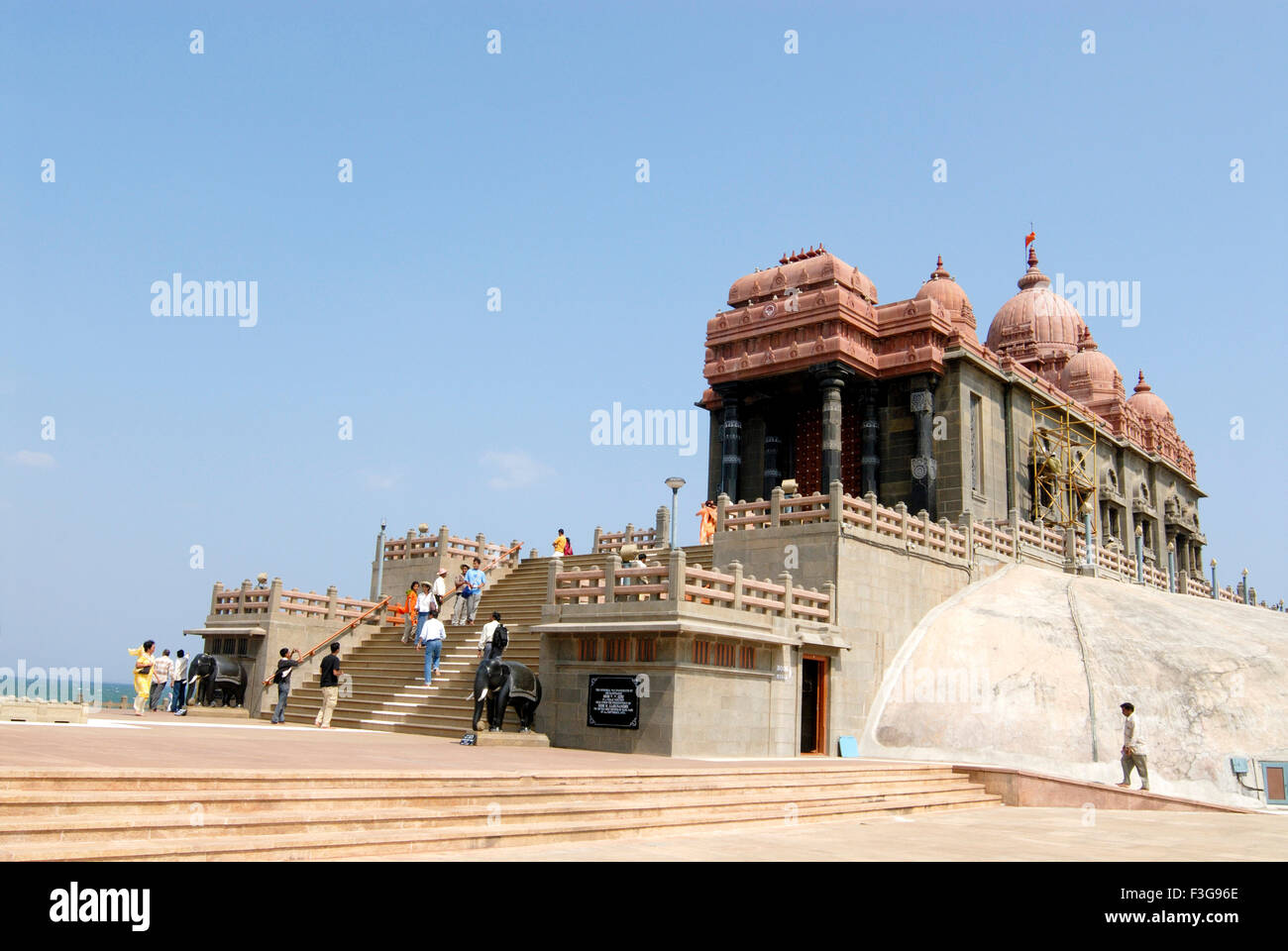 Shripada Mandapam and Vivekananda Mandapam at Vivekananda rock memorial ...