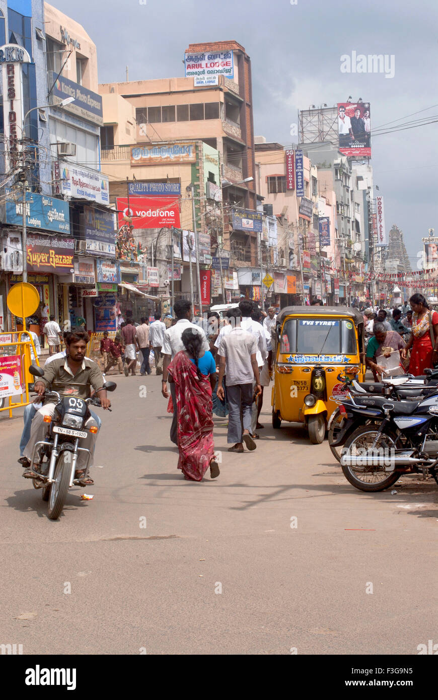 Very busy crowded street ; Netaji Road ; Madurai ; Tamil Nadu ; India ...