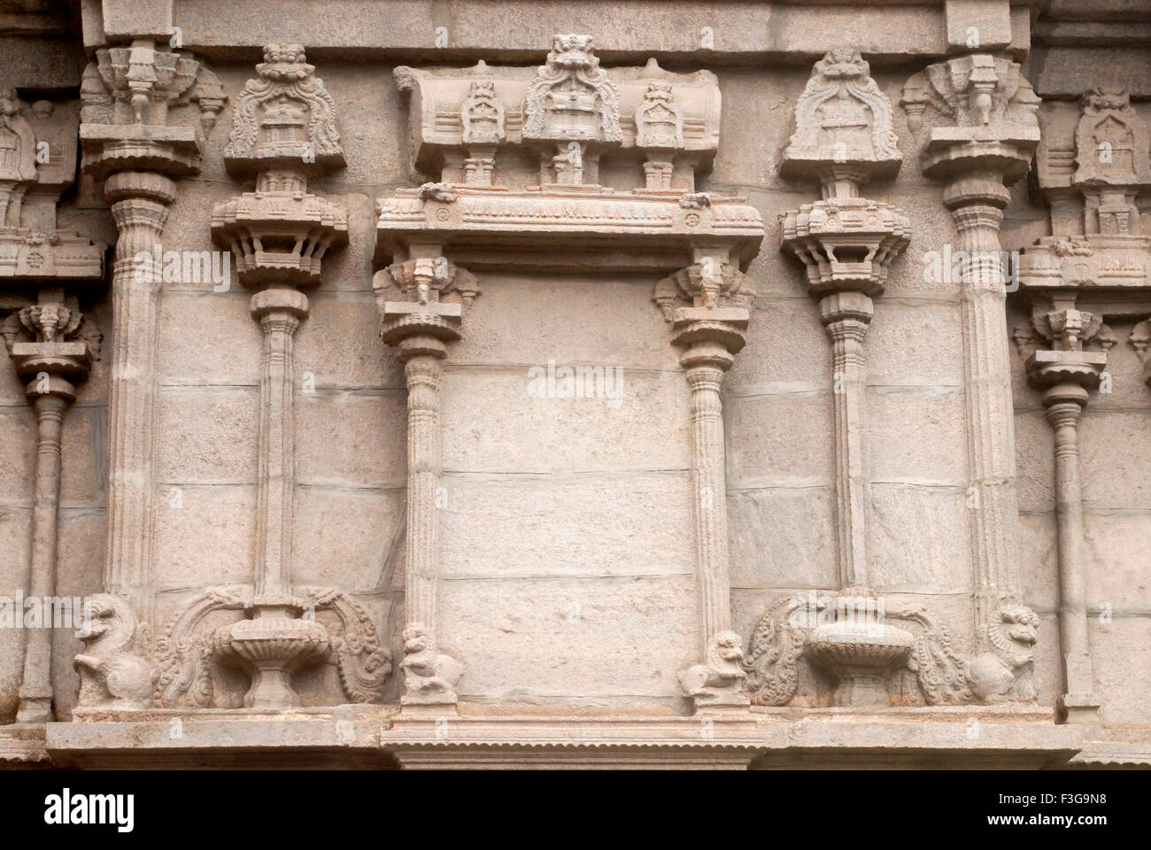 Pillars stone art hi-res stock photography and images - Alamy