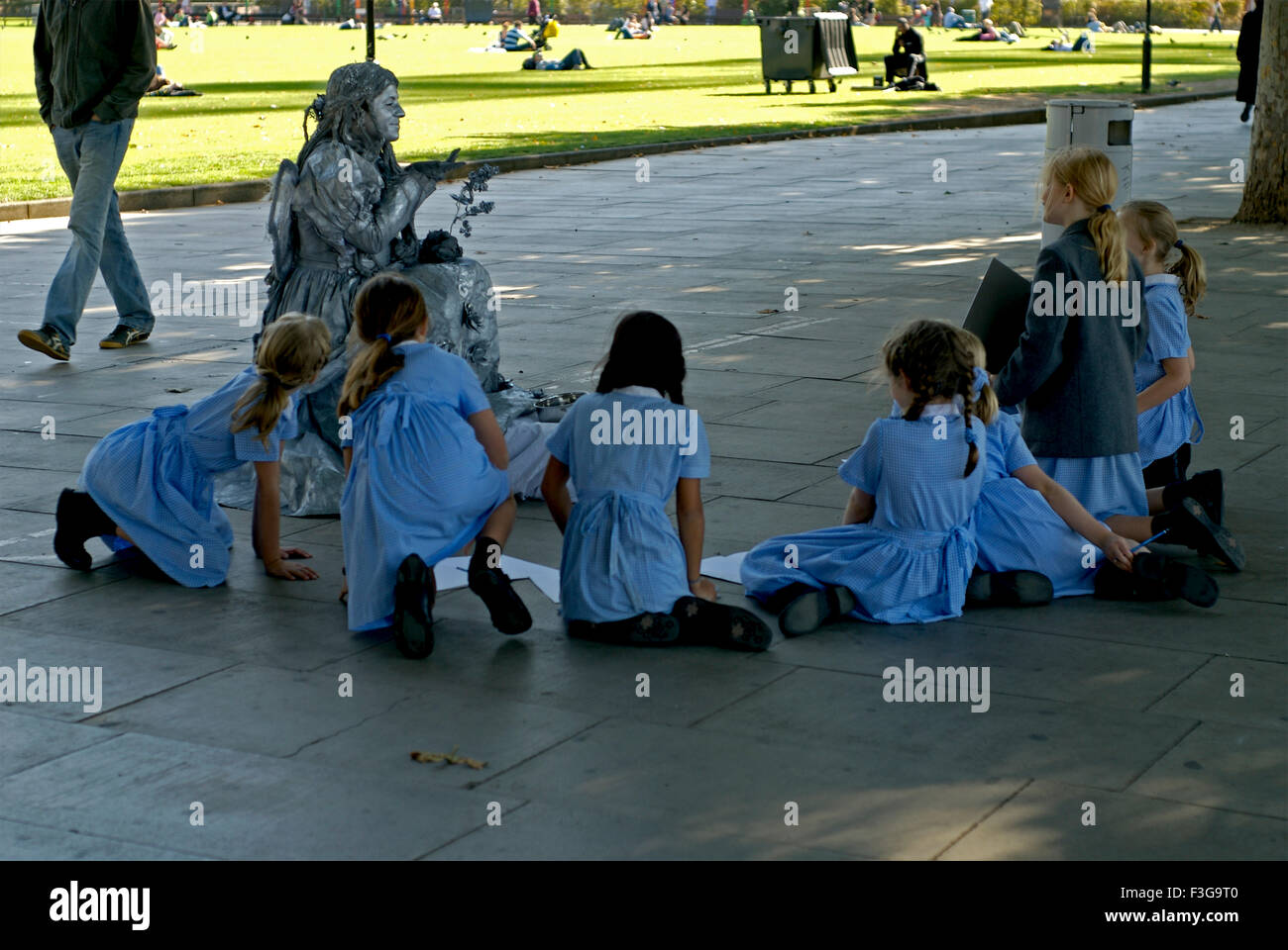 Mimic horizontal hi-res stock photography and images - Alamy