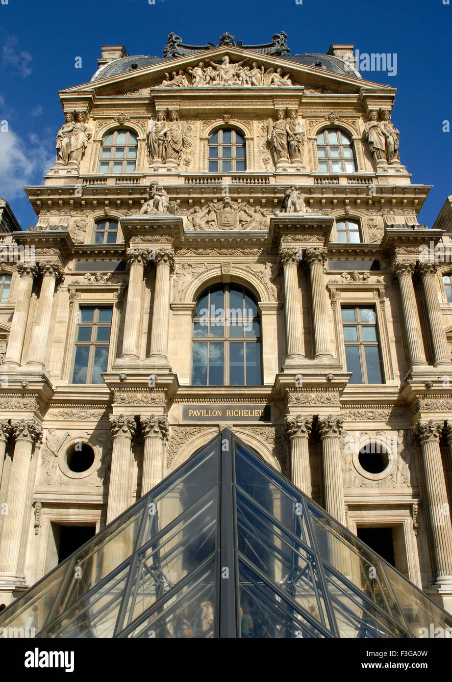 Louvre ; Louvre Museum ; Paris ; France ; French ; Europe ; European ...
