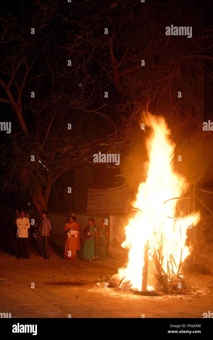 People gathered to burn Holika huge bonfire fire ignited to celebrate ...
