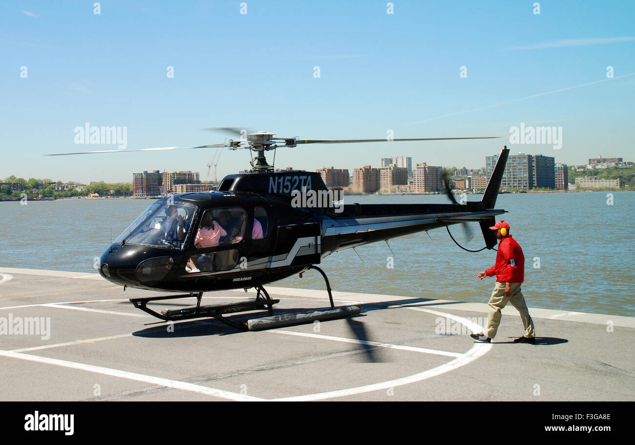 Helicopter ; New York ; U.S.A. United States of America Stock Photo - Alamy