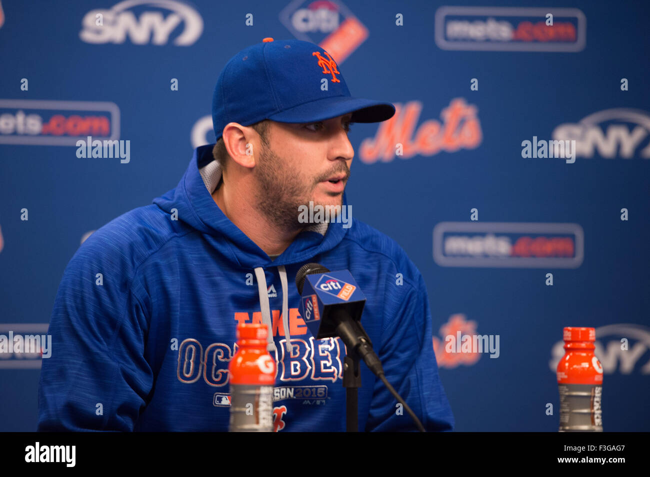 New York, NY, USA. 6th Oct, 2015. New York Mets starting pitcher MATT ...