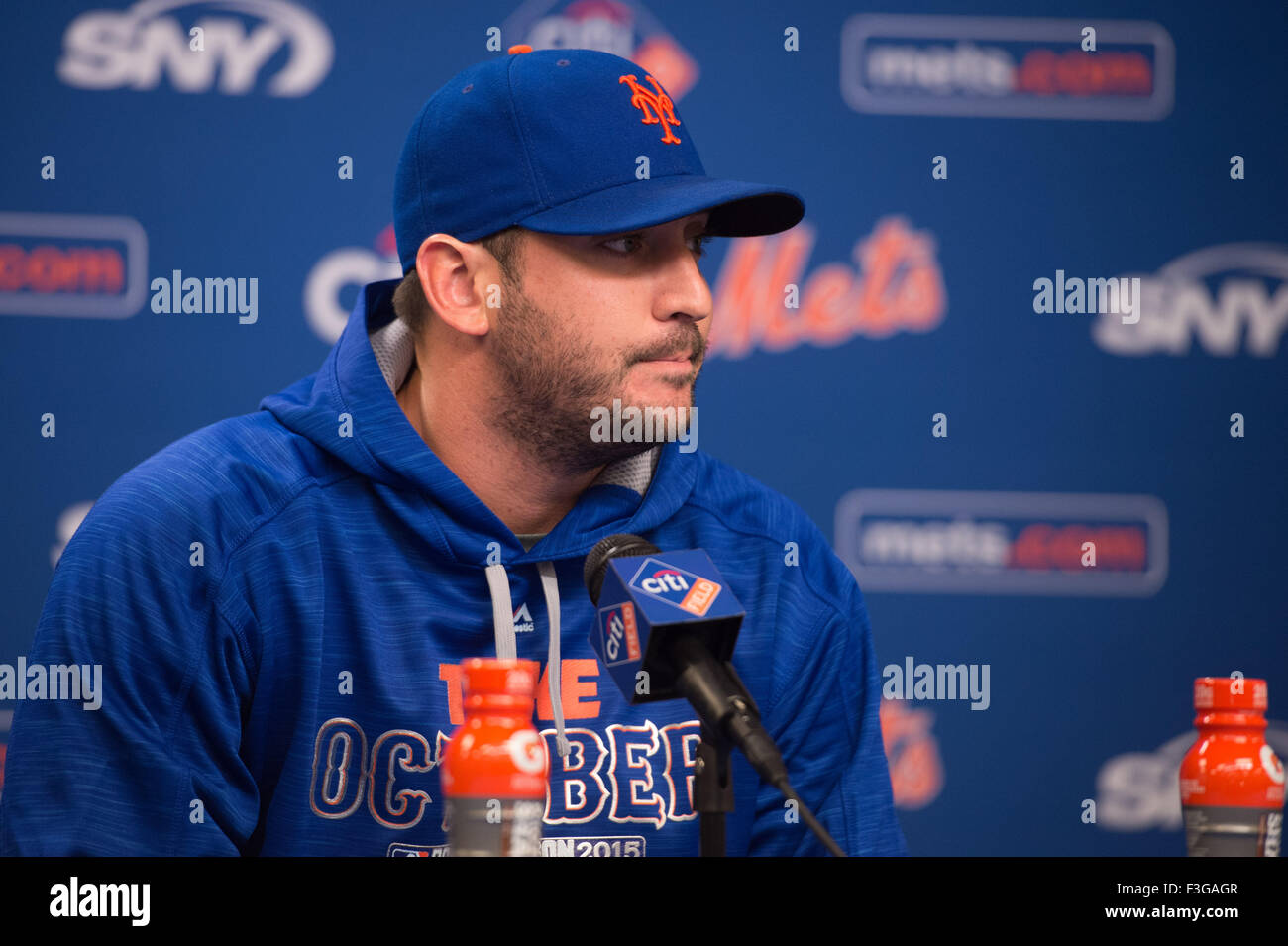 New York, NY, USA. 6th Oct, 2015. New York Mets starting pitcher MATT ...