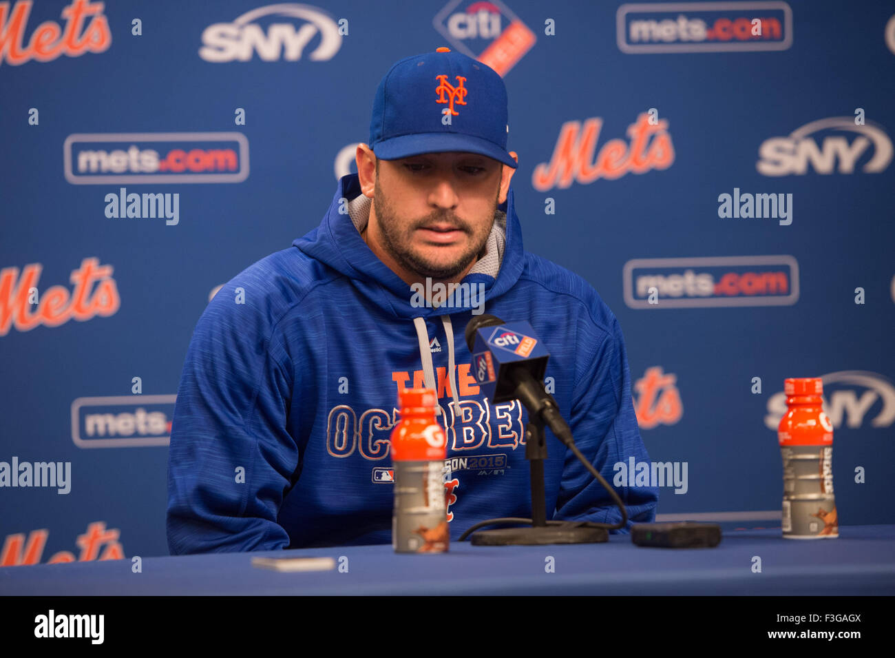 New York, NY, USA. 6th Oct, 2015. New York Mets starting pitcher MATT ...