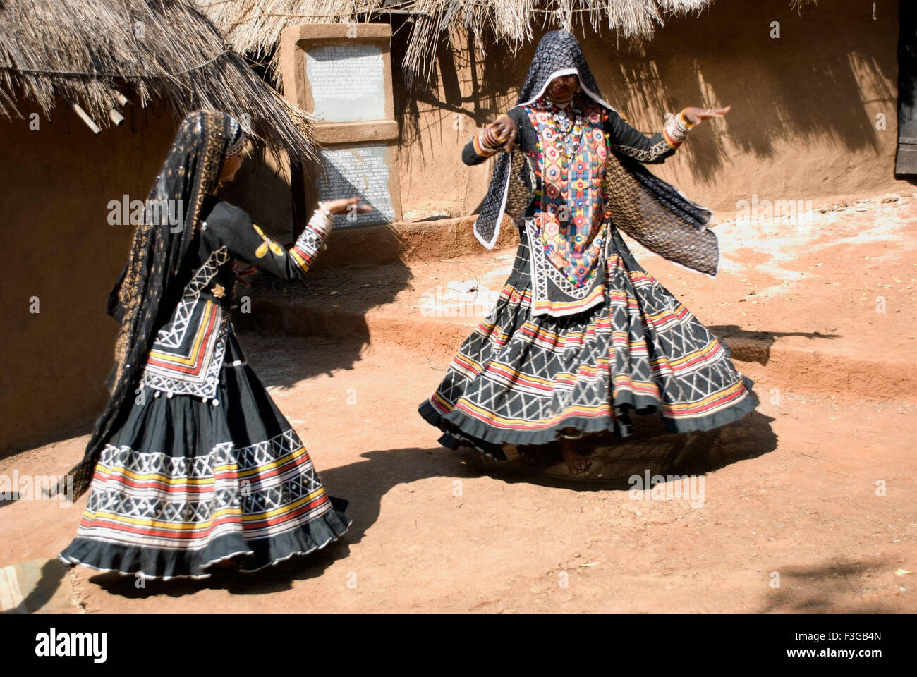 Kalbelia women dancers at Udaipur; Rajasthan; India Stock Photo - Alamy