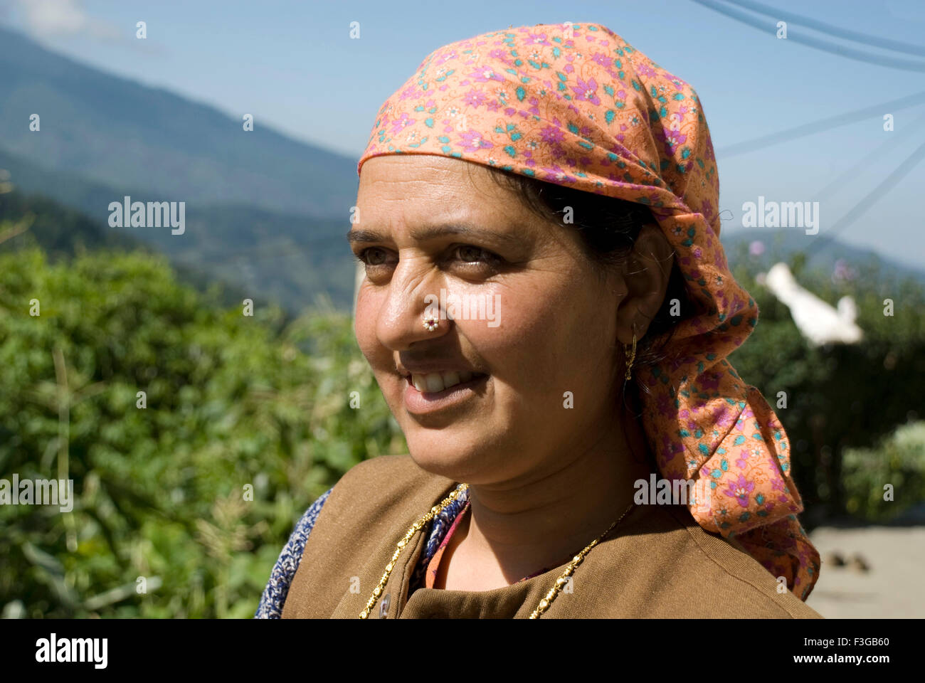 Rural indian woman face covered hi-res stock photography and images - Alamy