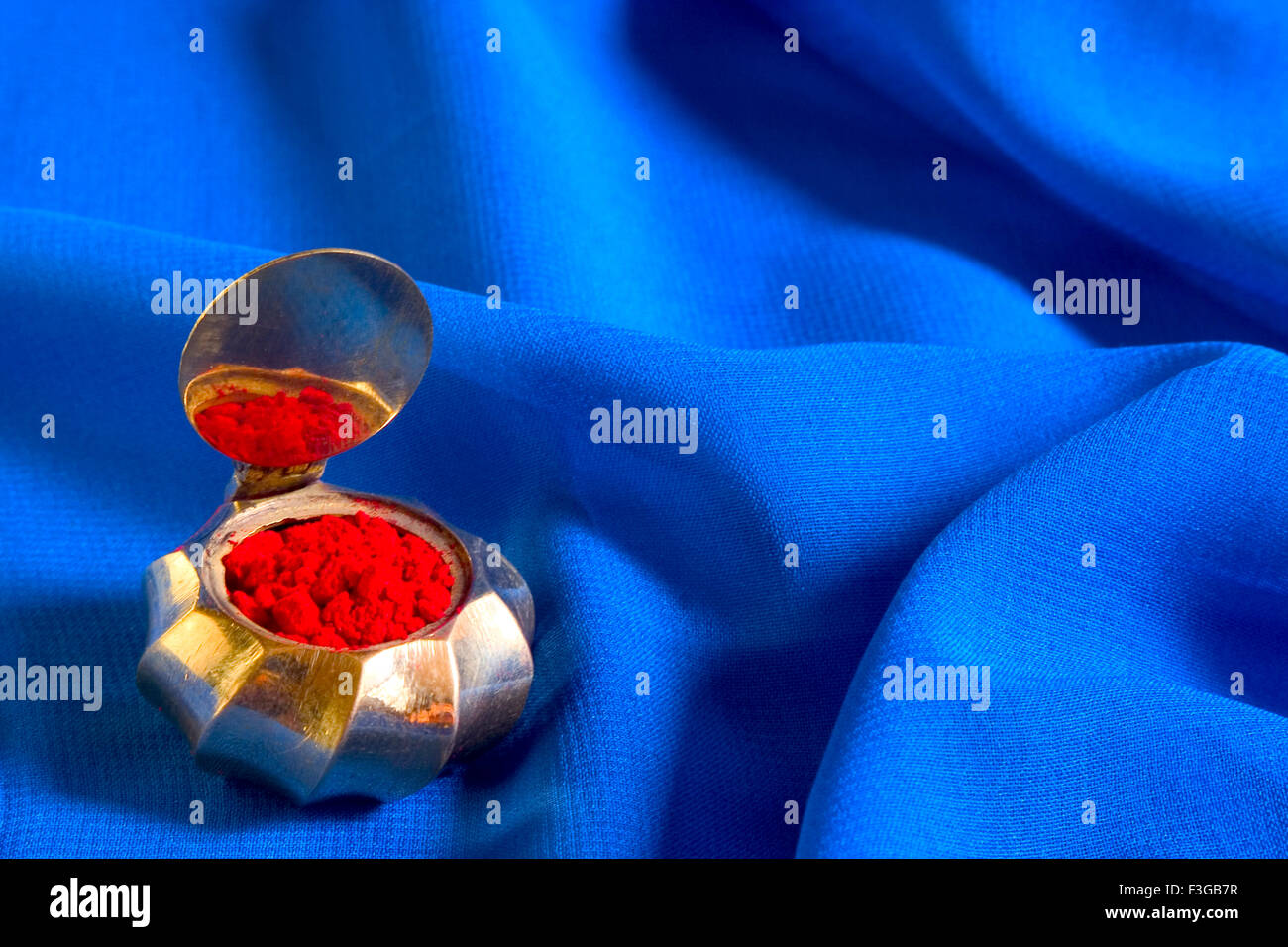 Vermillion powder hi-res stock photography and images - Alamy