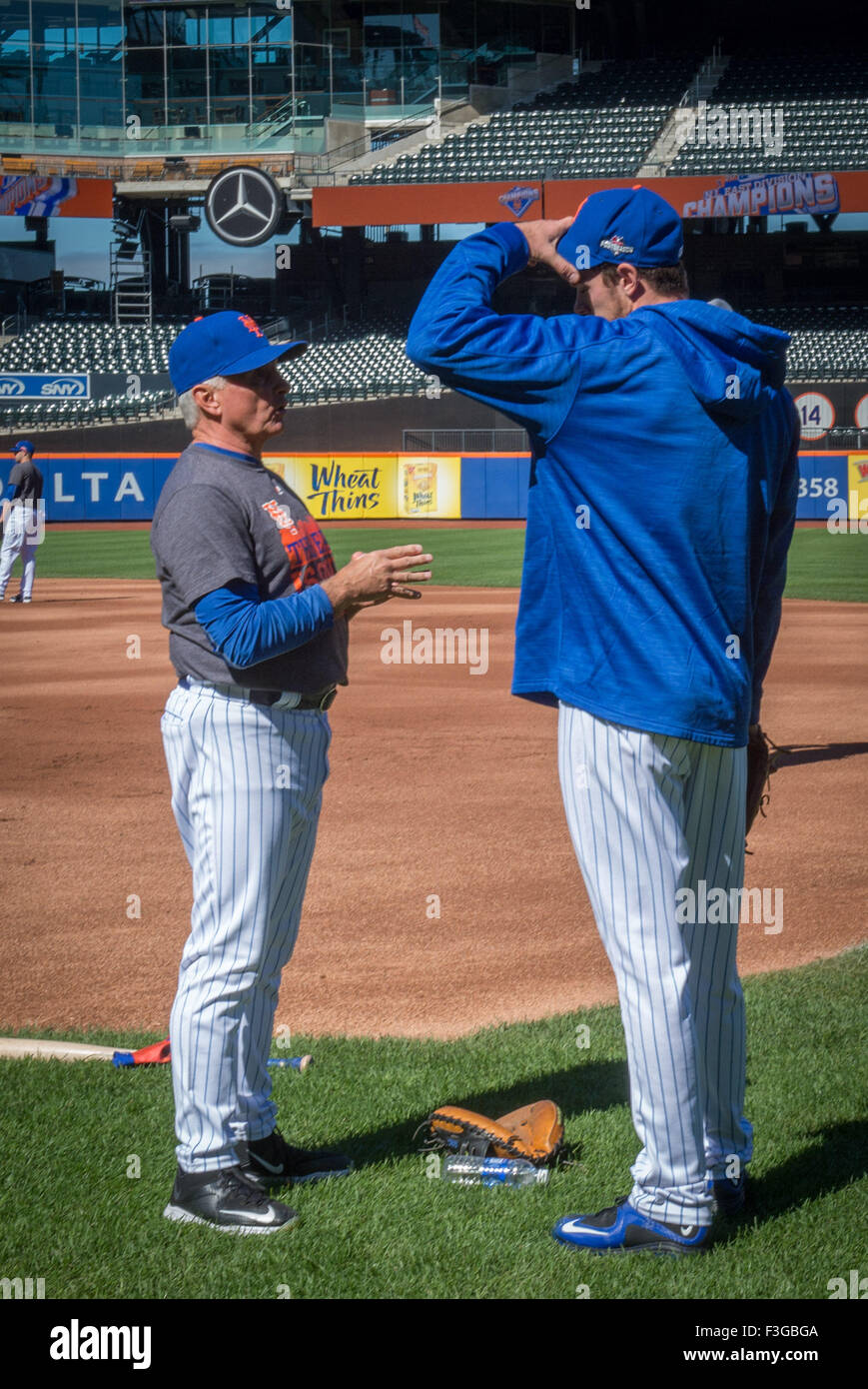 New York, NY, USA. 6th Oct, 2015. Manager TERRY COLLINS, left, speaks ...
