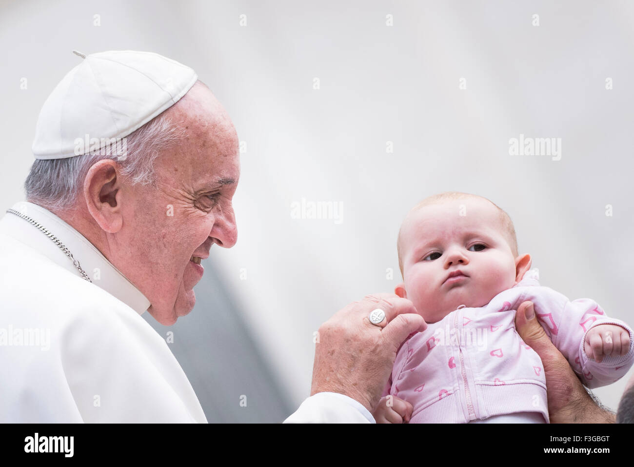 Pope audience vatican baby hi-res stock photography and images - Alamy