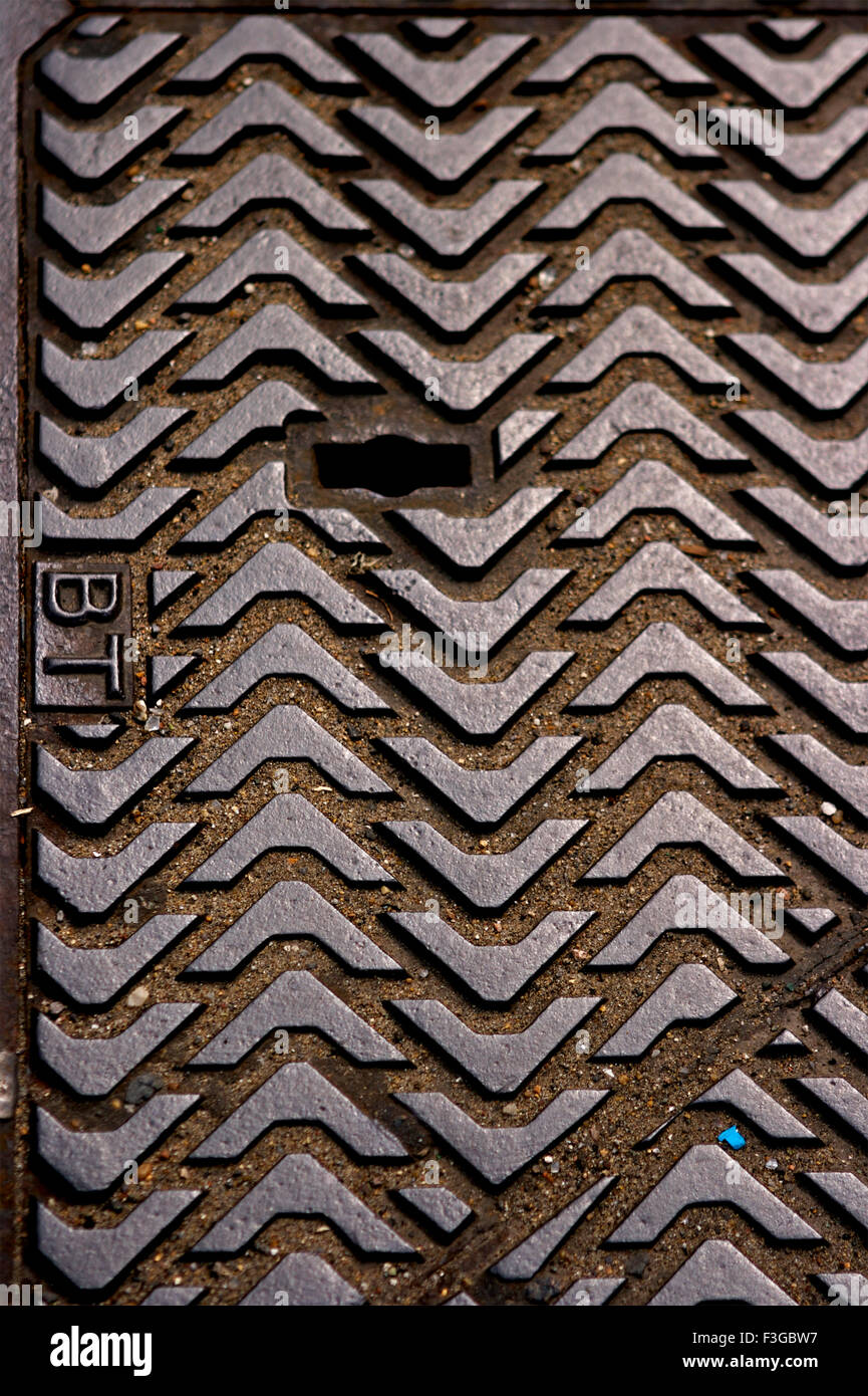 Manhole british hi-res stock photography and images - Alamy