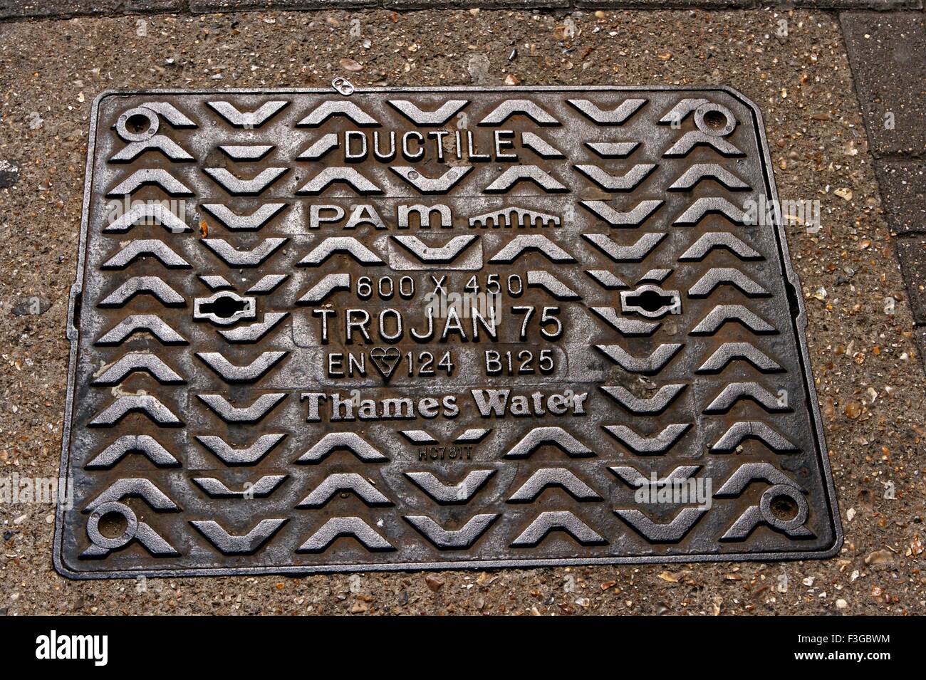 Manhole London High Resolution Stock Photography and Images - Alamy