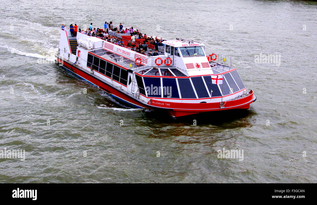 London river transport hi-res stock photography and images - Alamy