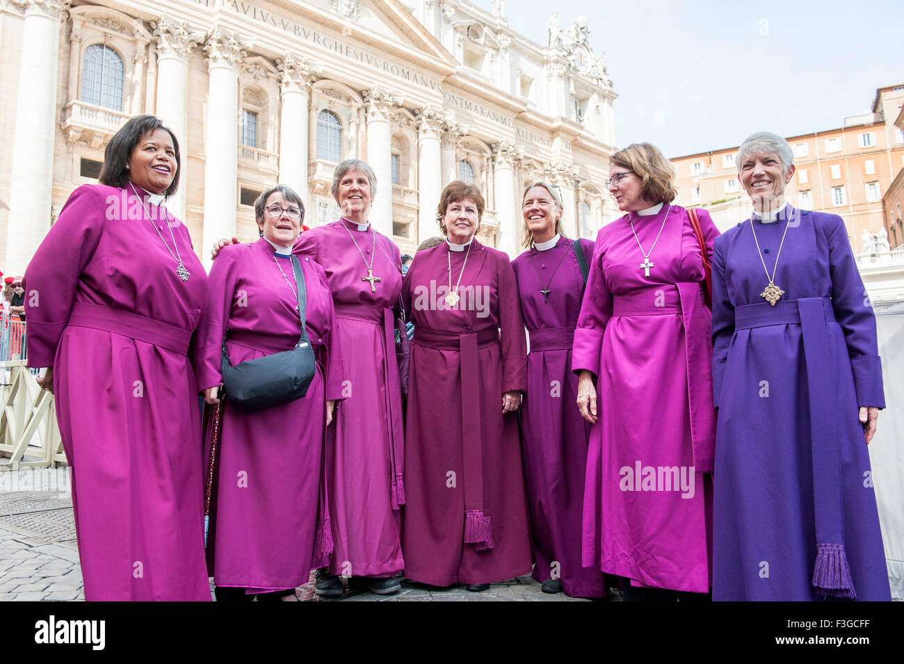 Vatican City. 7th Oct, 2015. Clergy from the Episcopal church in the ...