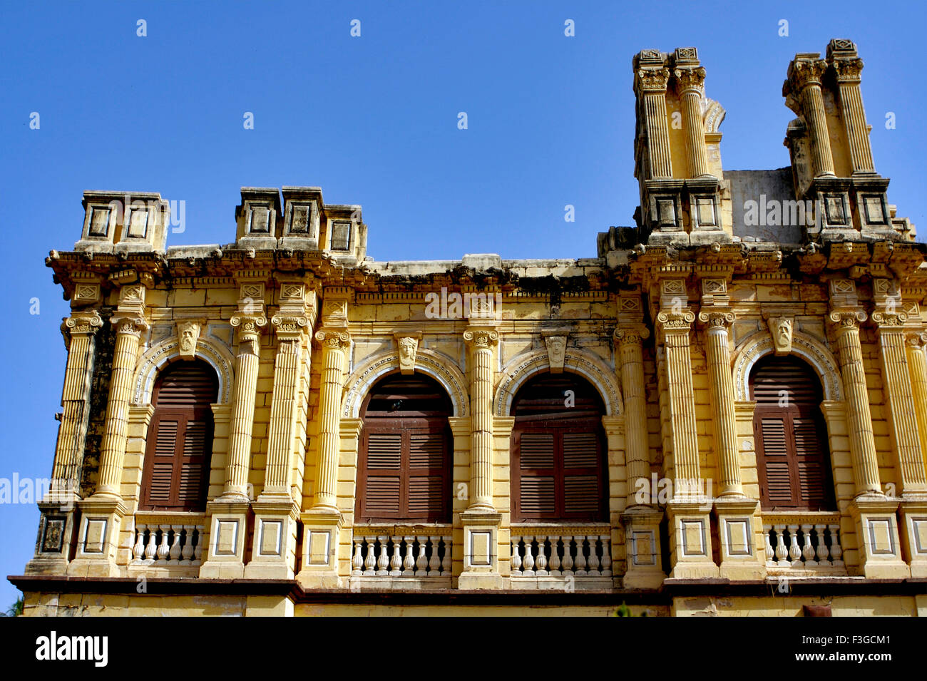 Palace of the earth hi-res stock photography and images - Alamy