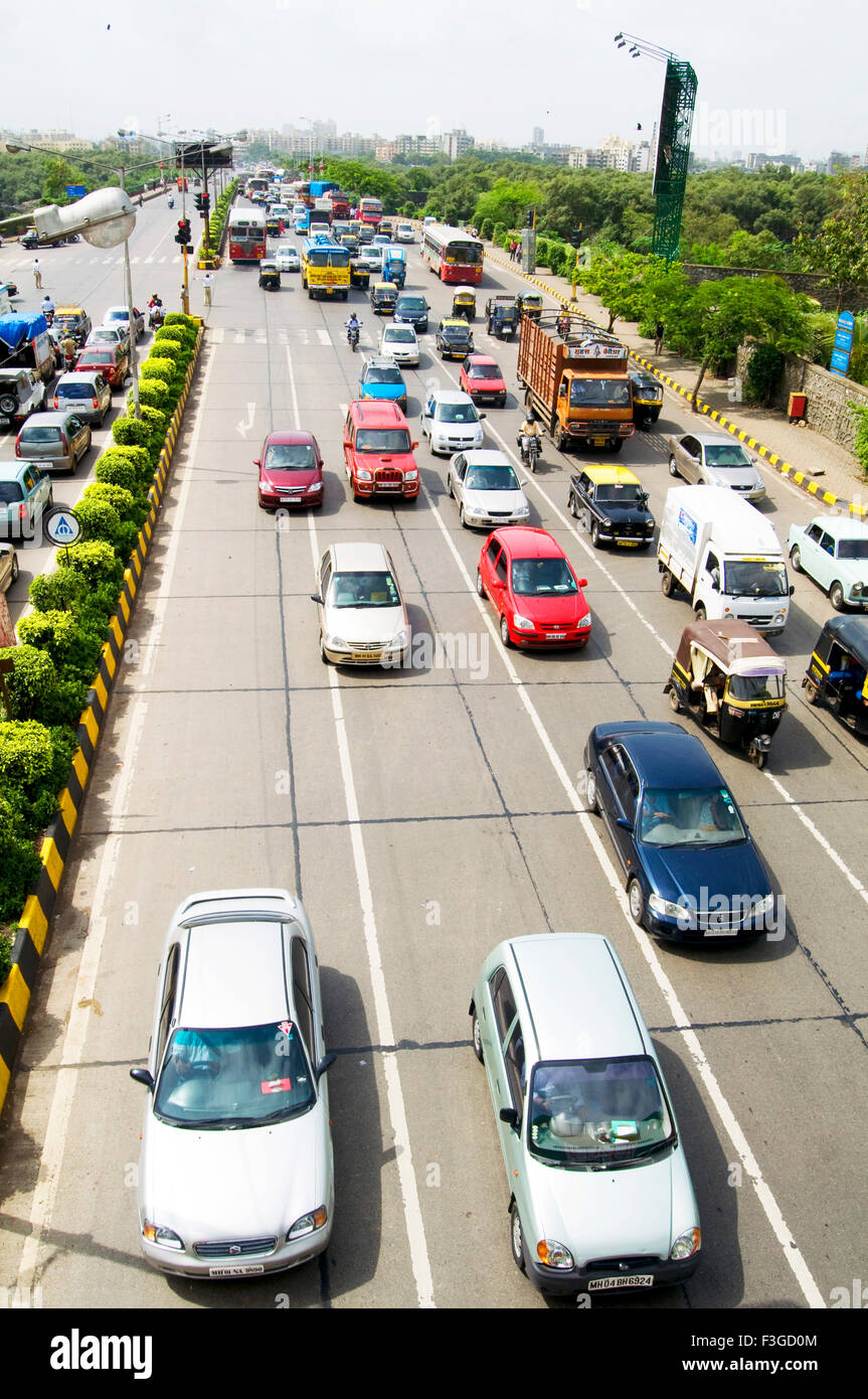 Cars over cars hi-res stock photography and images - Alamy