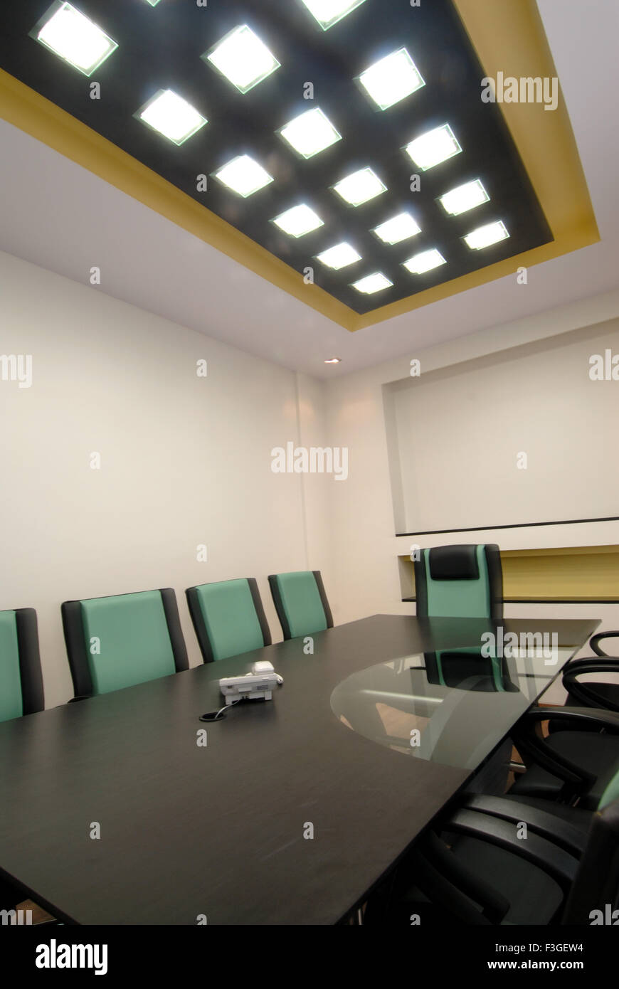 Pharmaceutical Research Laboratry ; lab ; office ; conference room ...