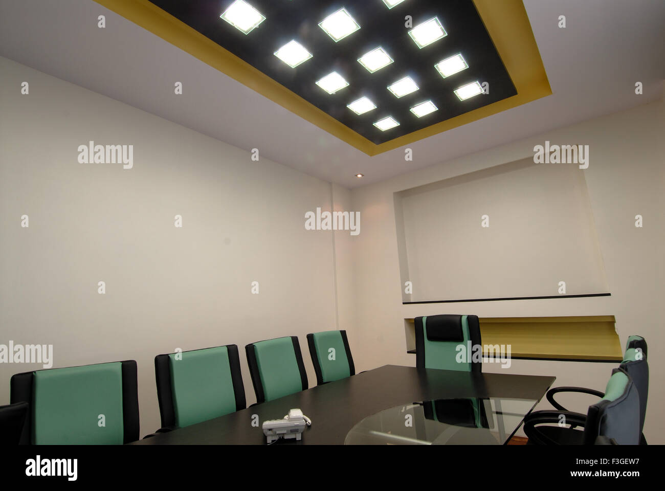 Pharmaceutical Research Laboratry ; lab ; office ; conference room ...