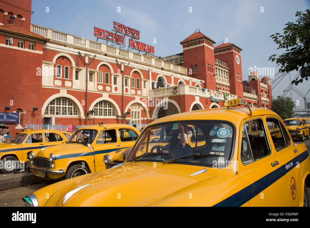 Howrah Railway station ; Street Scene ; Calcutta Kolkata ; West Bengal ...