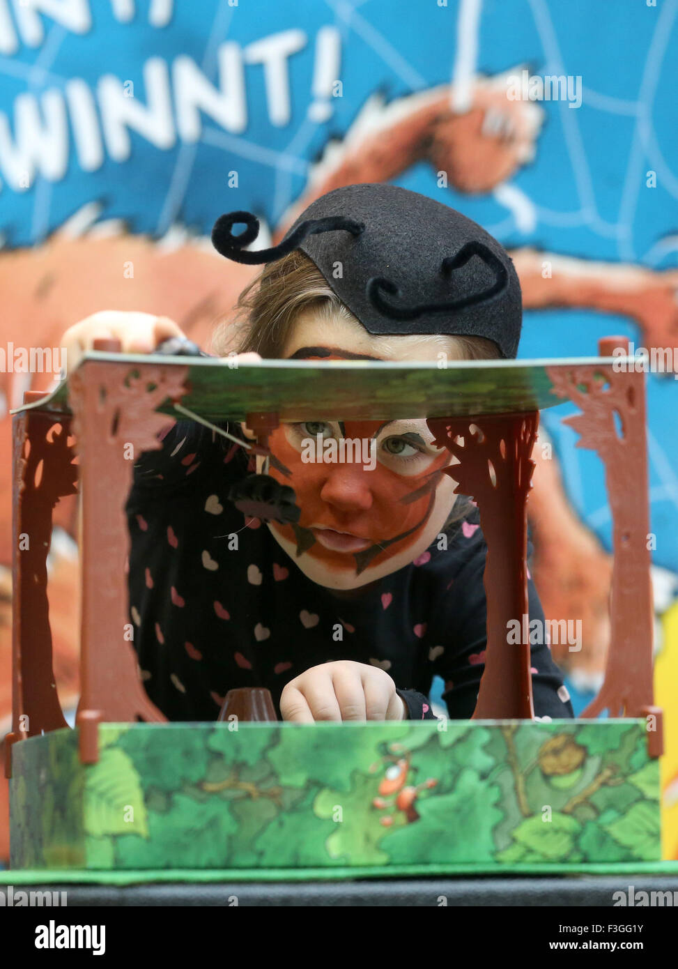 Essen, Germany. 07th Oct, 2015. 7-year-old Vanessa tests the game ...