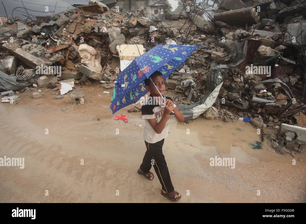 Khan Younis, Gaza Strip, Palestinian Territory. 7th Oct, 2015. A ...