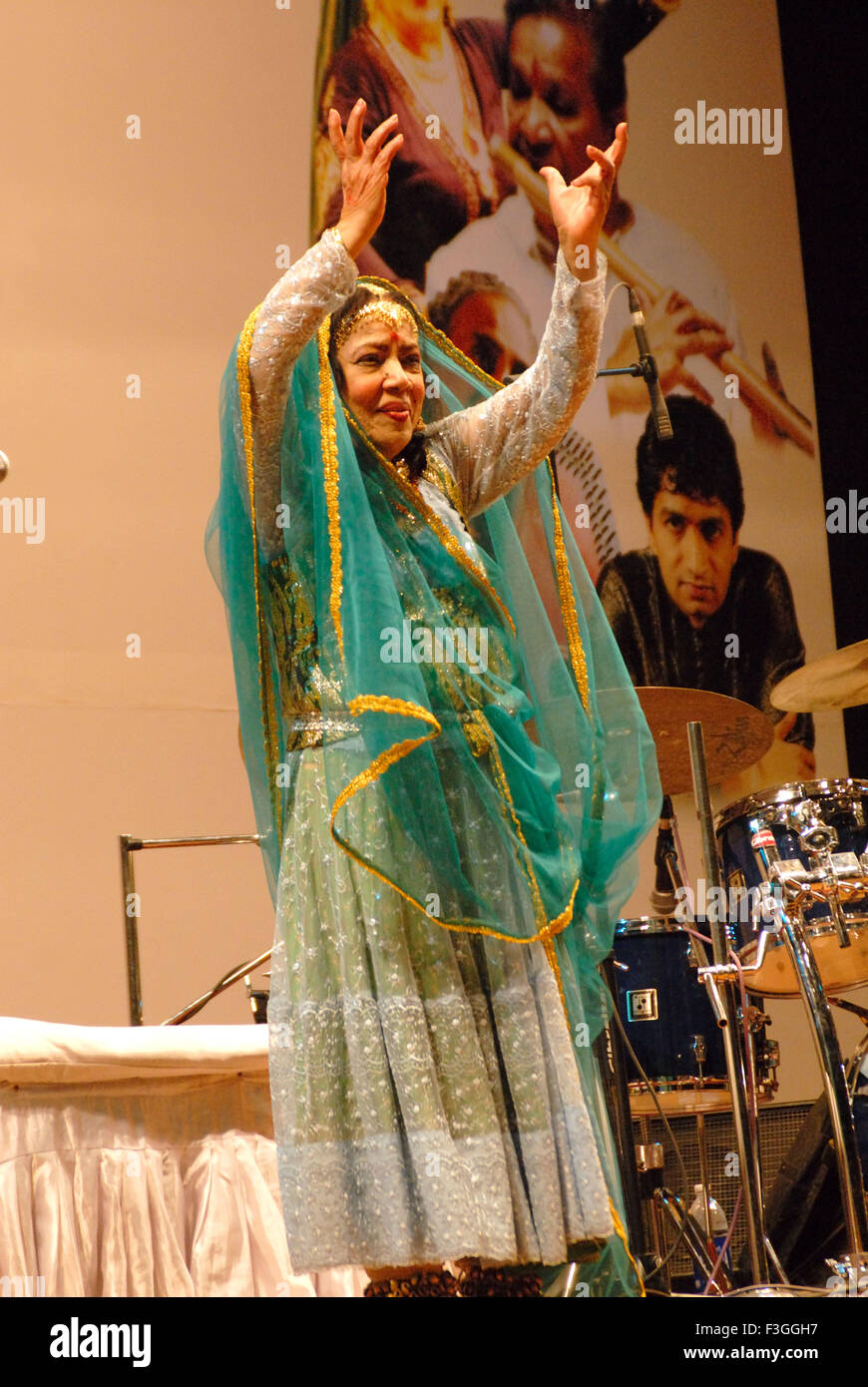 South Asian Indian kathak classical dancer padma bhushan 84 years old ...