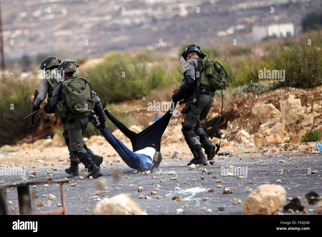 Ramallah, West Bank, Palestinian Territory. 7th Oct, 2015. Israeli ...